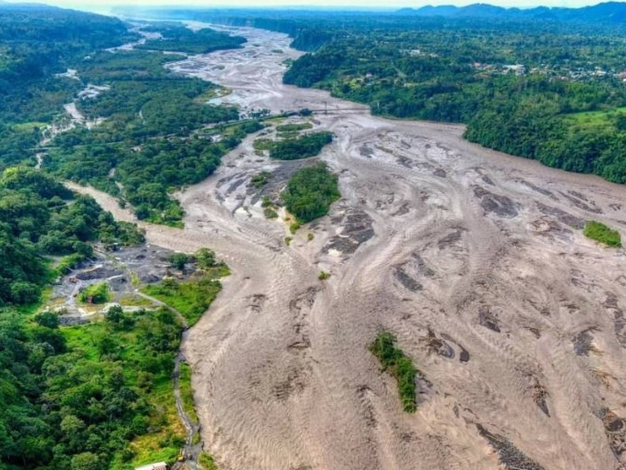 Intensas Lluvias Provocan Graves Daños En La Región Amazónica
